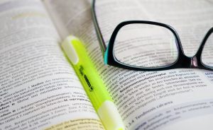 PENGERTIAN PARAGRAF : Fungsi, Ciri, Jenis-Jenis Paragraf dan ...