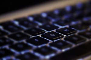 » PERANGKAT INPUT DAN OUTPUT: Pengertian, Fungsi & Contoh I/O Komputer ...