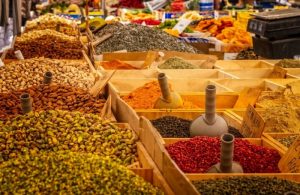 PENGERTIAN PASAR: Fungsi, Konsep, Klasifikasi, Ciri & Jenis Jenis ...