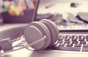 PENGERTIAN MULTIMEDIA: Sejarah, Manfaat, Komponen & Contohnya | Salamadian