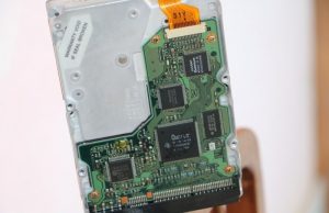 PENGERTIAN HARDISK: Fungsi, Komponen dan Jenis Jenis Hardisk | Salamadian